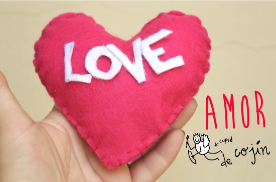 Cojín corazón con mensaje -Manualidades Infantiles