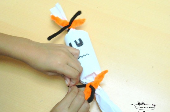 Crackers fantasma -Manualidades Infantiles