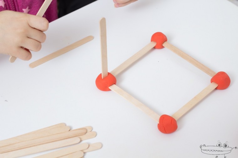 Construcciones con palitos y plastilina -Manualidades Infantiles