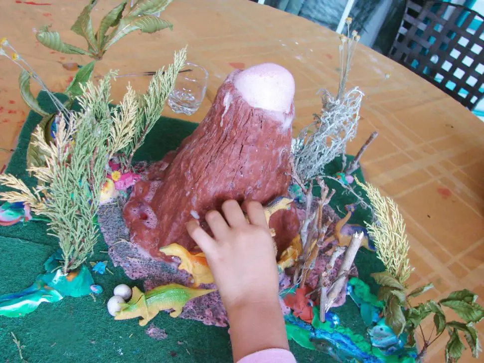 El experimento: Volcán en erupción -Manualidades Infantiles